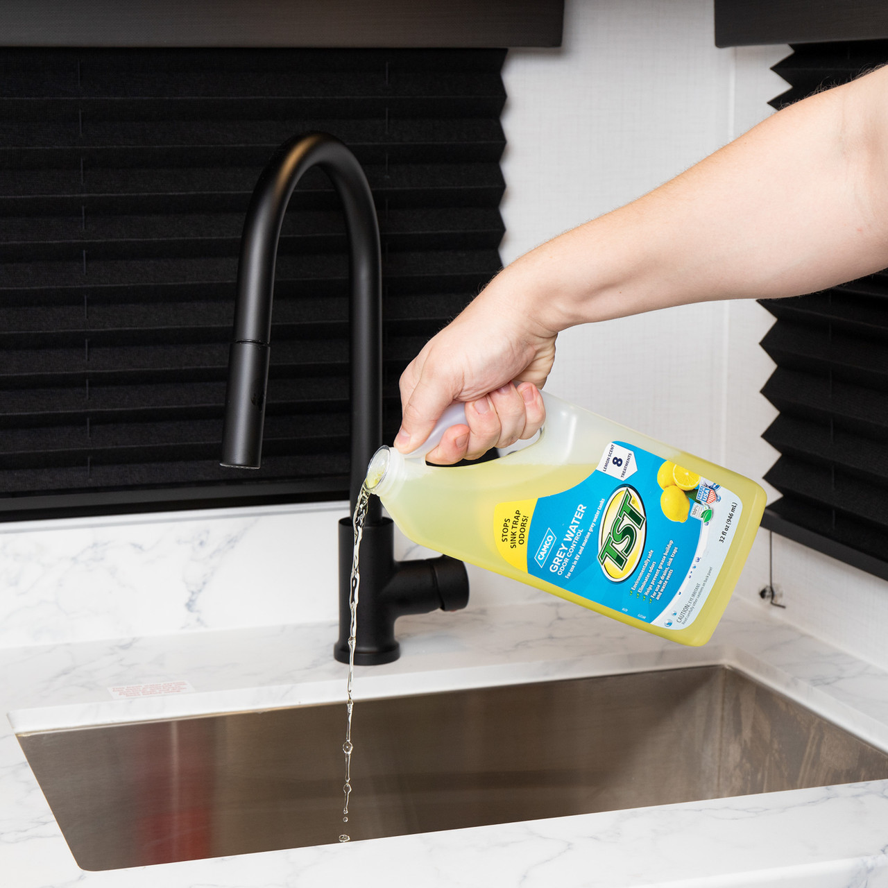 TST Grey Water Odor Control, Lemon Scent, 32 oz 40252 - Camco Dealer