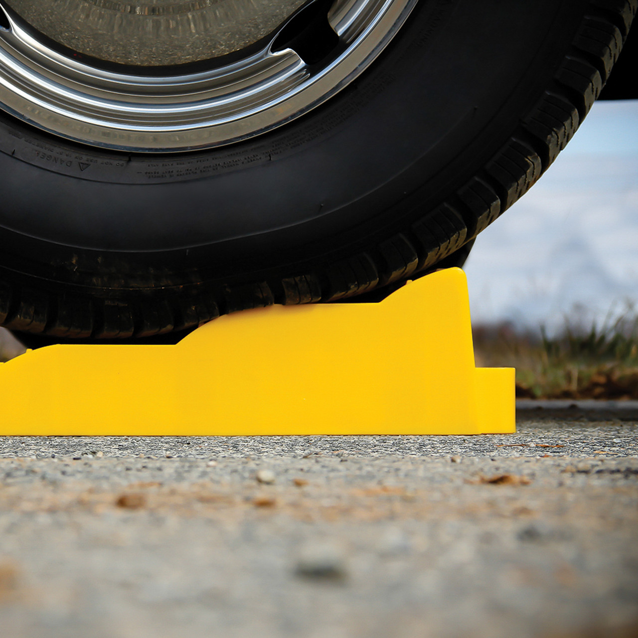 Camco RV Tri-Leveler, Yellow 44573 - Camco Dealer