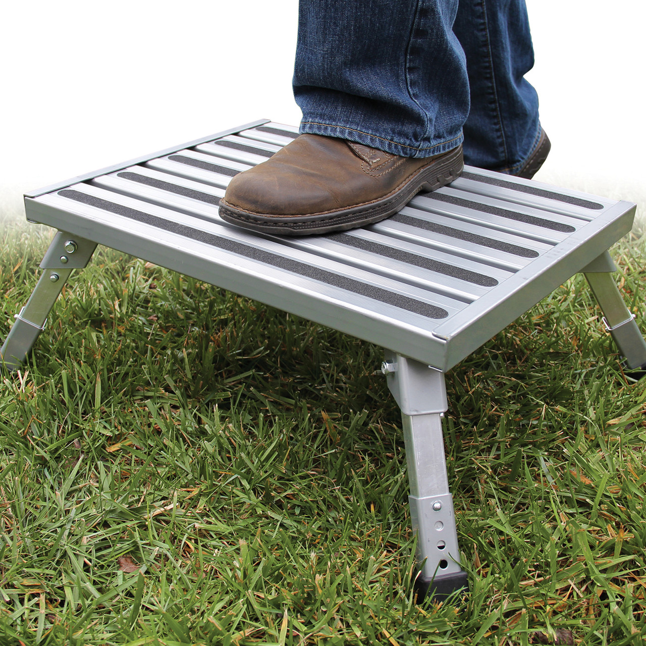 Camco Adjustable Height Aluminum Platform Step 43676 - Camco Dealer