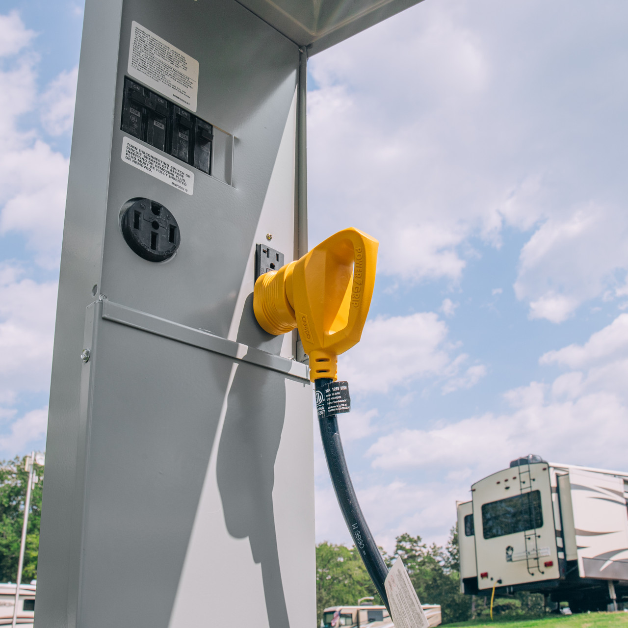 Camco Power Grip RV Electrical Adapter, 15-Amp Male to 30-Amp Female ...