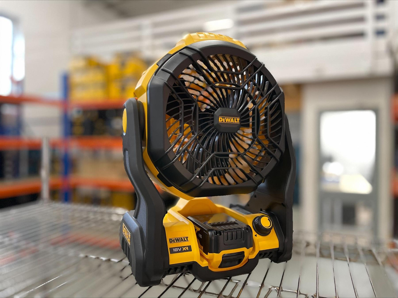 Dewalt DCE512 P1 18v XR Cordless Portable Job Site Fan 1 x 5.0AH Batt ...