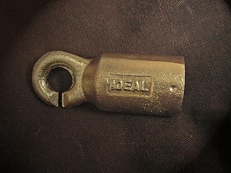 Hook Connector with Pins