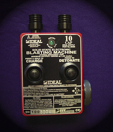 Commercial Blasting - Blasting Machines - Single Circuit Machines - 1 ...