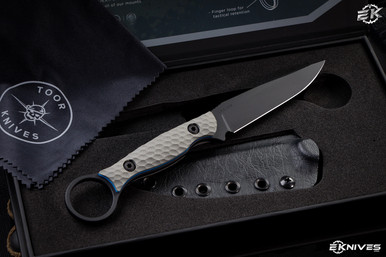 knives with finger loop