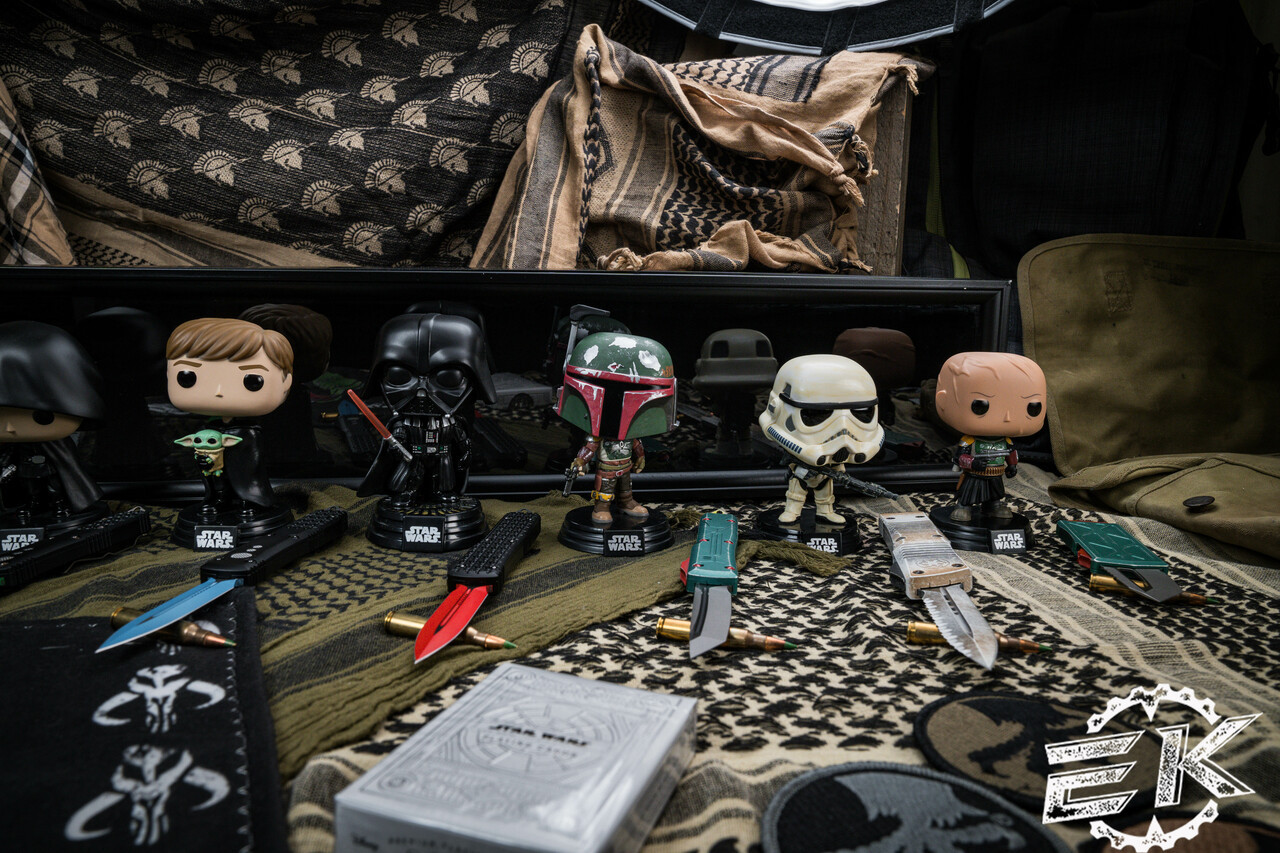 Microtech Star Wars Collectors OTF Knife Set Funkos Included (Preowned)