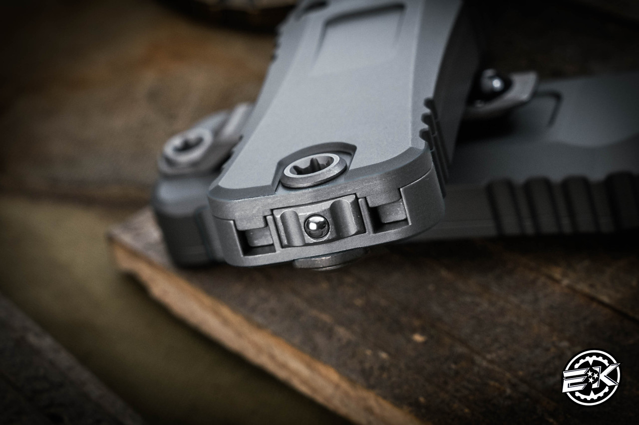 Microtech Combat Troodon Gen Iii Otf Automatic Knife Natural Grey 38