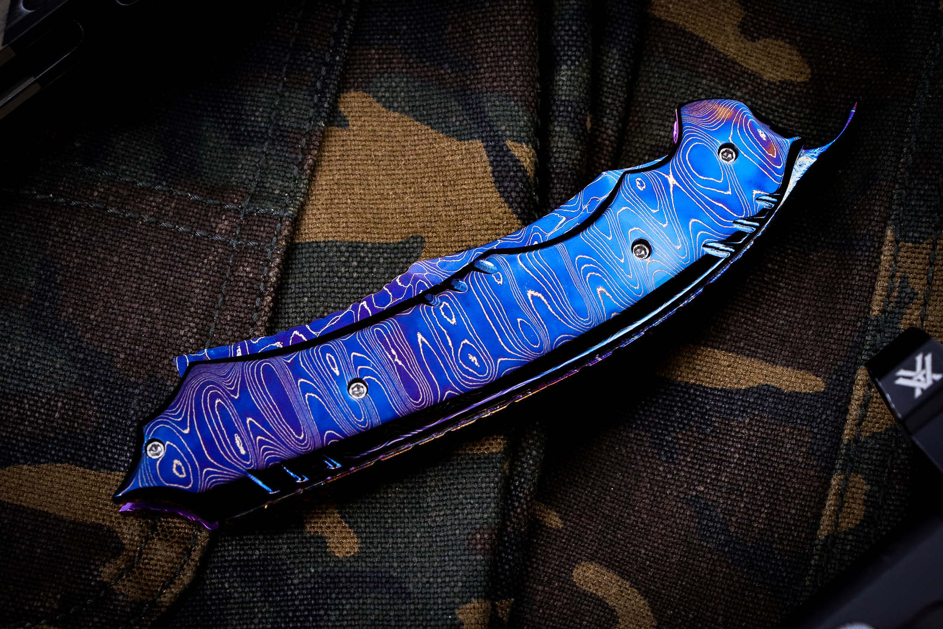 Brandon Vallotton Custom "Thorn" Ladder Damascus Handle, Intrepid Hot ...
