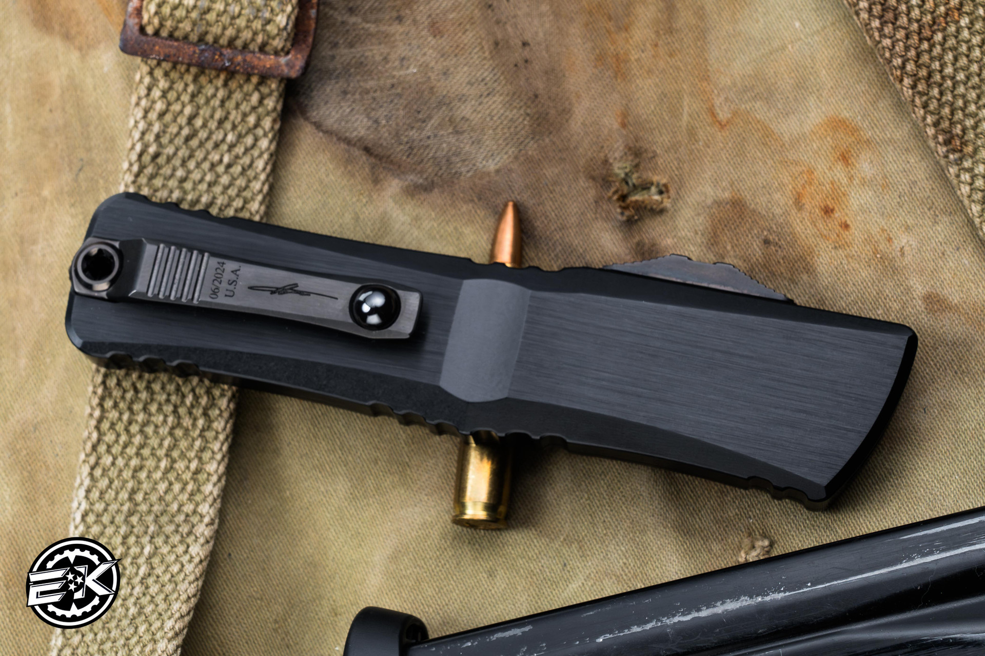 Microtech Combat Troodon Knives