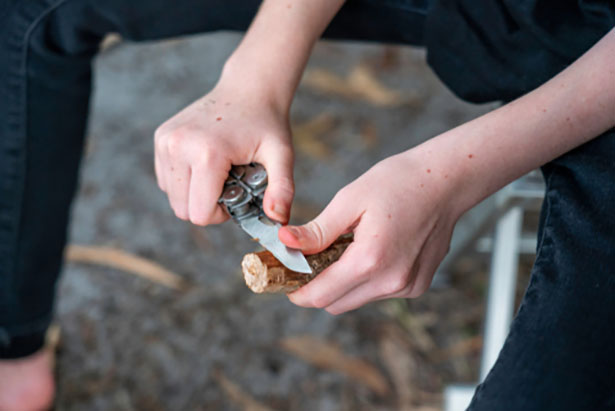 How to Whittle: A Beginner’s Guide - EKnives LLC