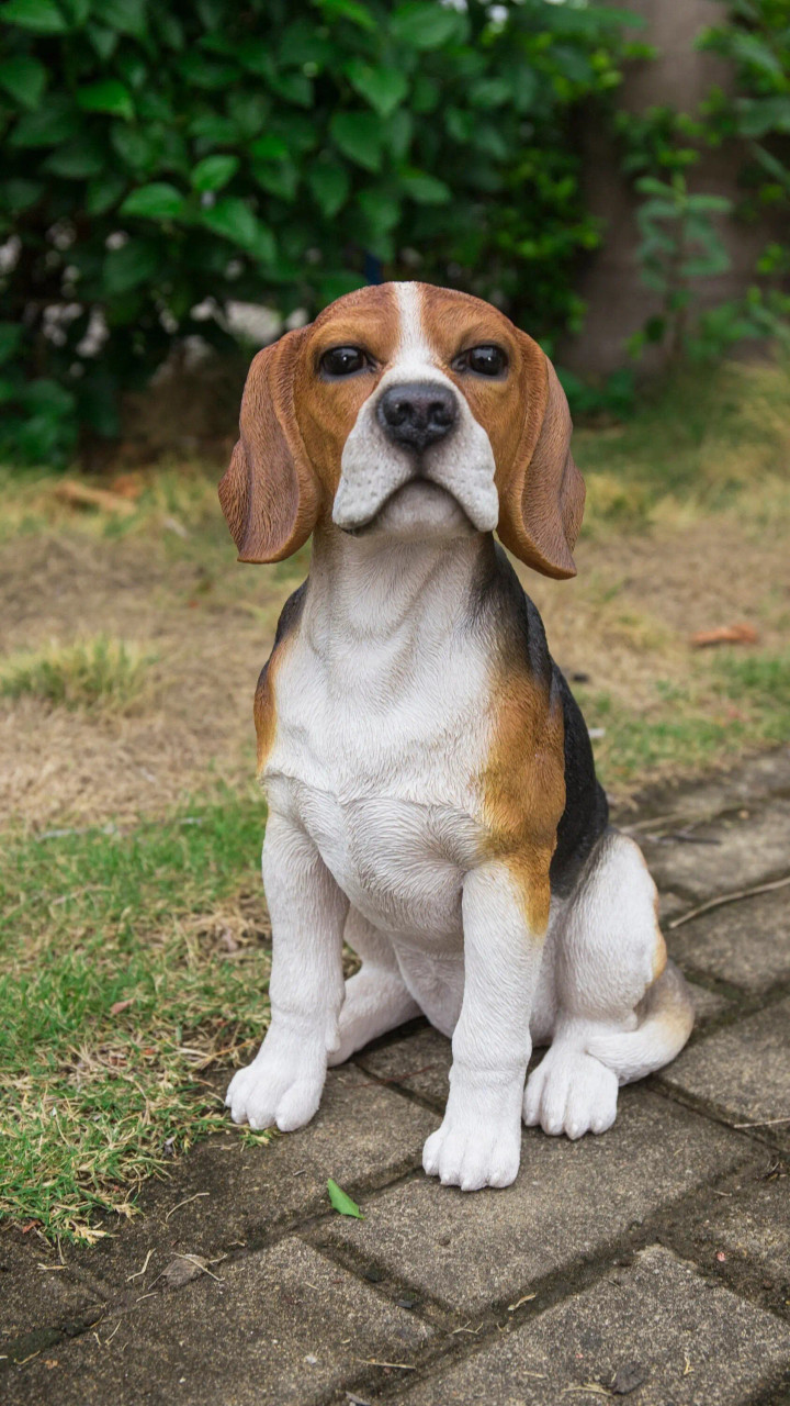 Goodest Boy Beagle Statue – He Sits. He Stays. He Charms