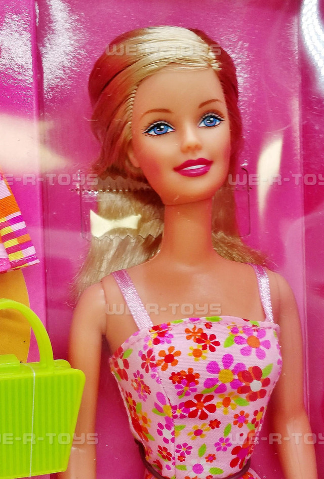 Barbie Weekend Style Fashion and Accessory Gift Set Doll 2001 Mattel ...