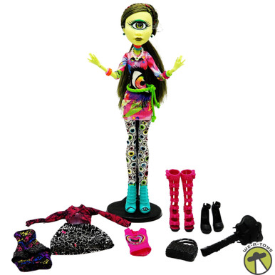 Monster High Iris Clops I Love Heart Fashion Doll 2015 Mattel CKD73 ...