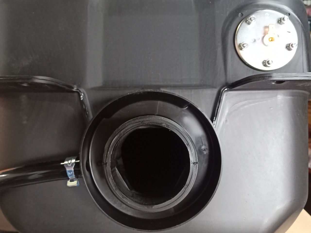 6C200-54704 TANK