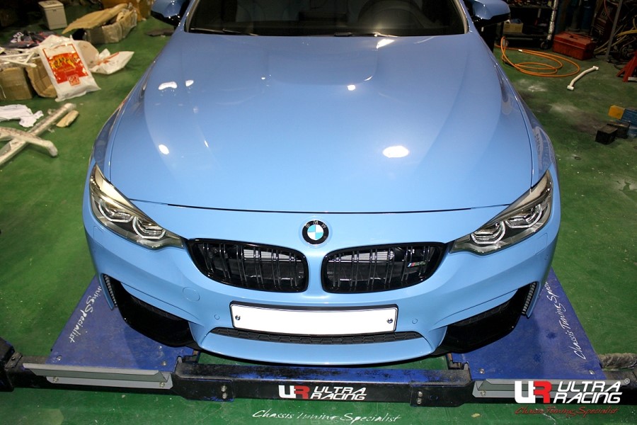 BMW M4 (F82) 2014-2020 Ultra Racing lower body reinforcement, rear ...