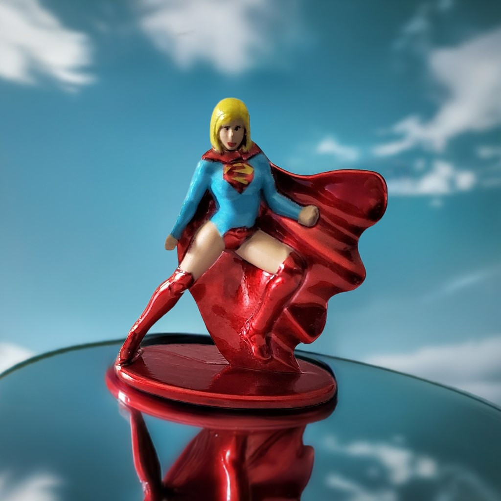 Supergirl - DC Comics - Mini Figure - Nano Metalfigs - Dragon Sports