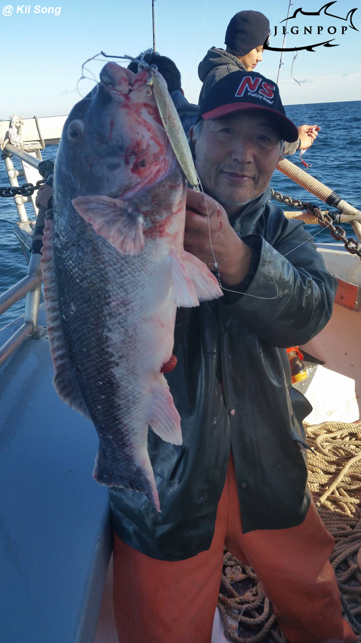 1/4/16: 10lb Blackfish on JIGNPOP Flat Hammered Diamond Jig and Black ...