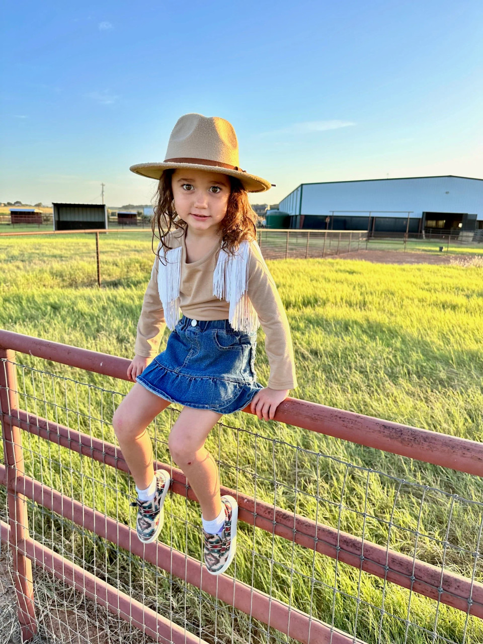 SHAE BABY TAN FRINGE TOP - FRINGE WESTERN WEAR