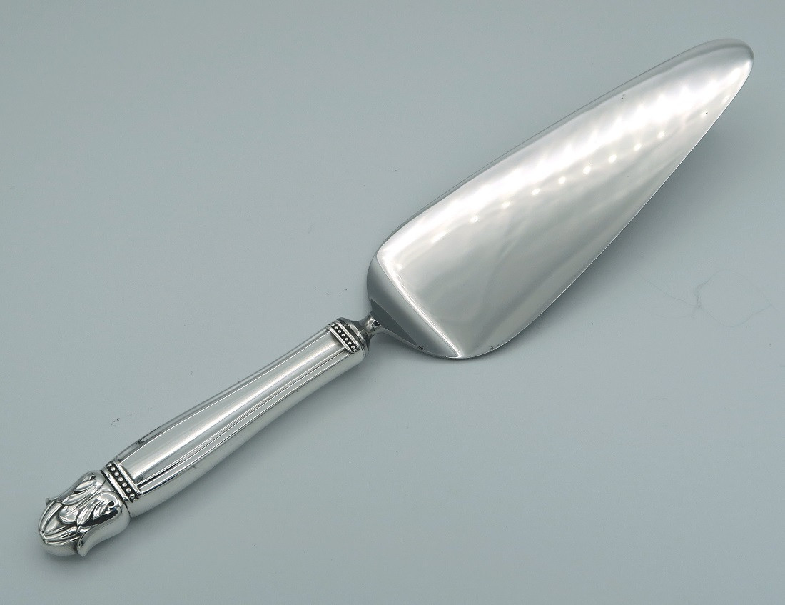 Danish Princess by Holmes & Edwards IS Cake/Pie Server 10 1/4"