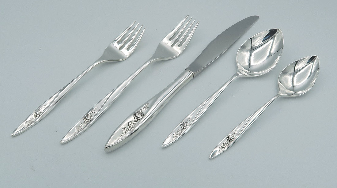 Morning Star by Community Oneida 4-piece Dinner Place Setting - White ...