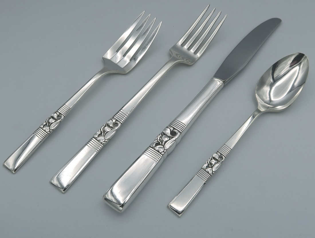 Morning Star by Community Oneida 1948 4 piece Grille Setting