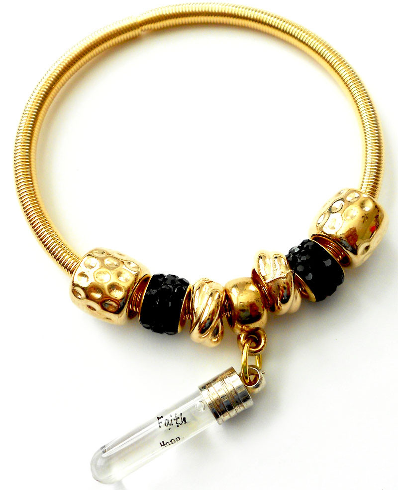 Name on Rice jewelry, handmade rice necklaces and key chains