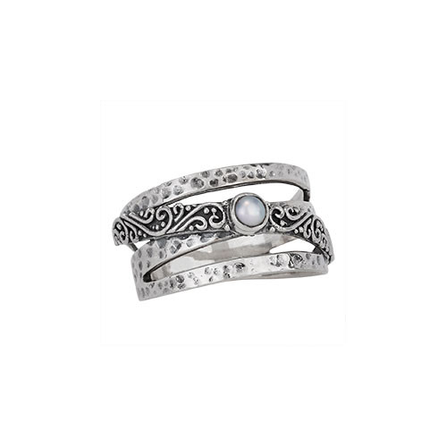 Hammered and Filigree Design Ring with Pearl
