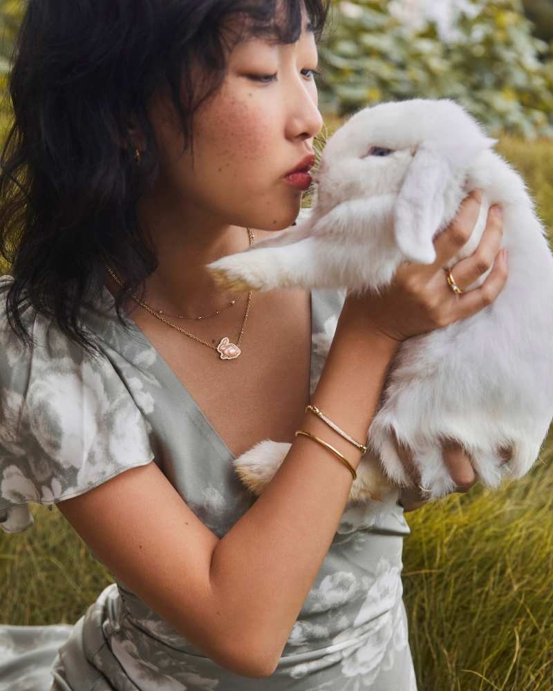 Kendra Scott Bunny Short Pendant Necklace in Gold