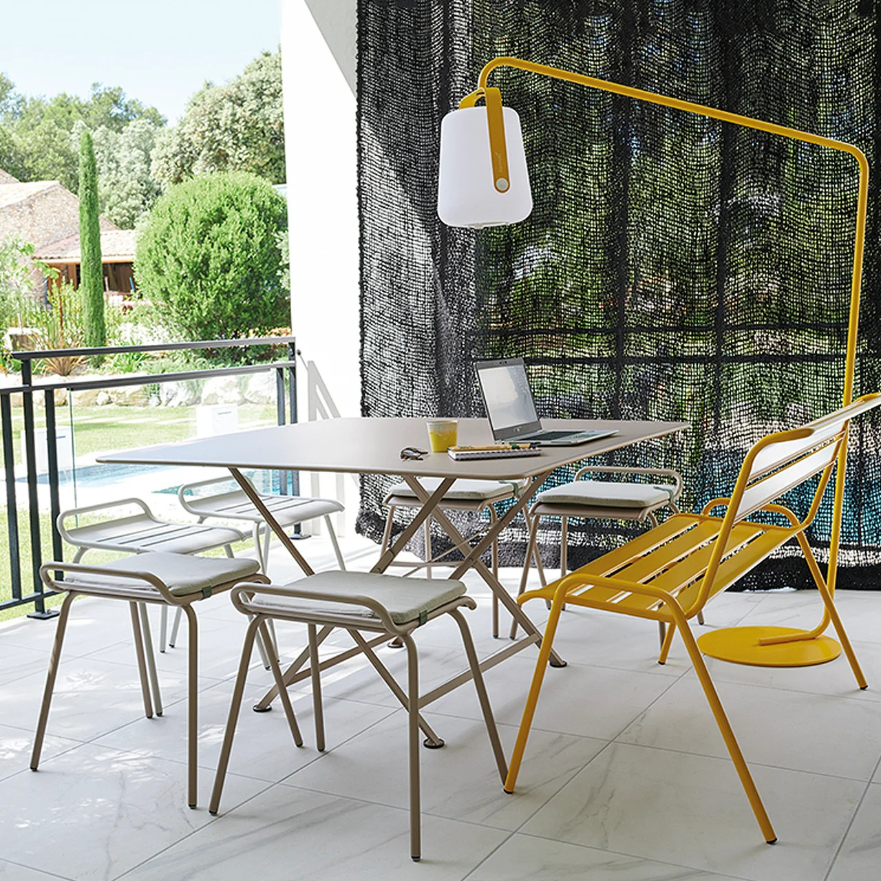 Balad Offset Stand - Garden & Terrace