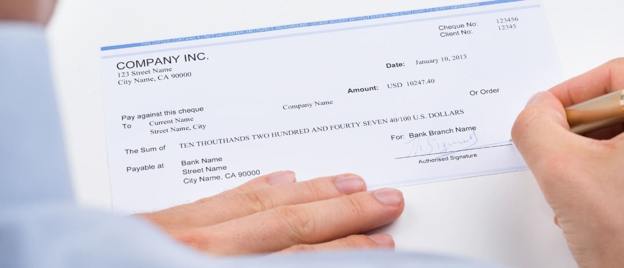 Why Businesses Should Have Personalized Cheques? - Discount Cheques