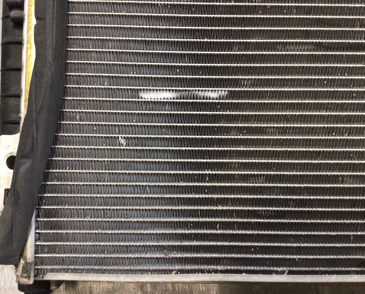 1997-2004 Chevrolet Corvette C5 Radiator w/ Cooling Fans w/ Shroud ...