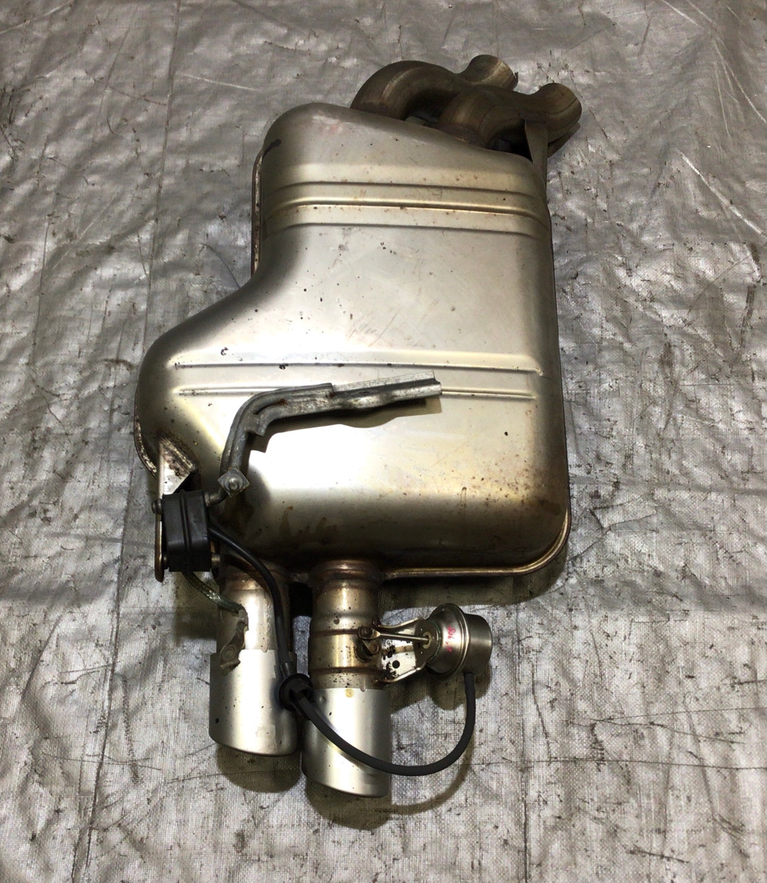 2012 2016 BMW E89 Z4 sDrive28i Exhaust Muffler w Tips 28k Z4905