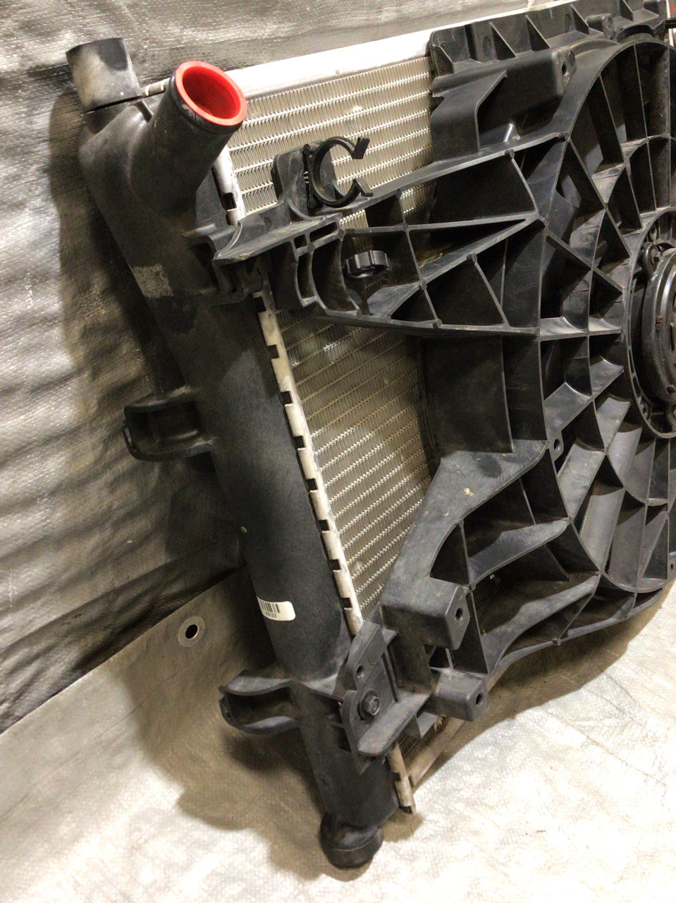 2005-2013 Chevrolet Corvette C6 Base Radiator w/ Fan Assembly / C6007 ...