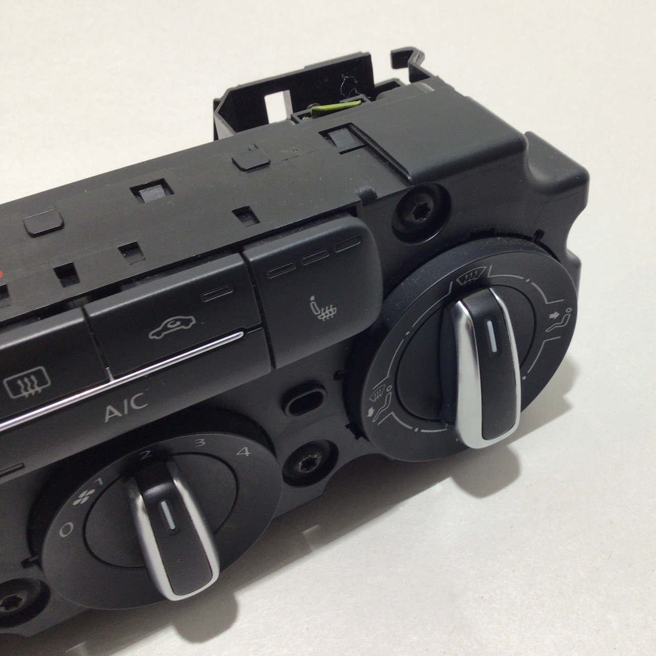 2012-2019 Volkswagen Beetle HVAC Climate / Seat Heater / Control Unit ...