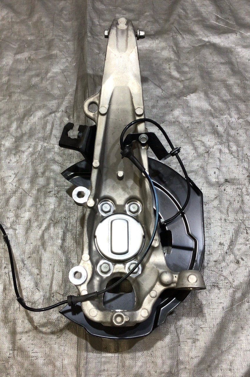 2017-2020 Infiniti Q60 2.0T RWD Passenger Front Knee Spindle Hub w ...