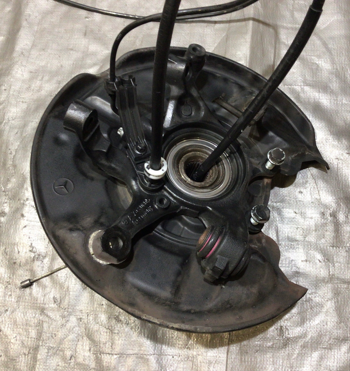 2005-2011 Mercedes Benz SLK R171 Passenger Rear Spindle Hub w/ Control ...