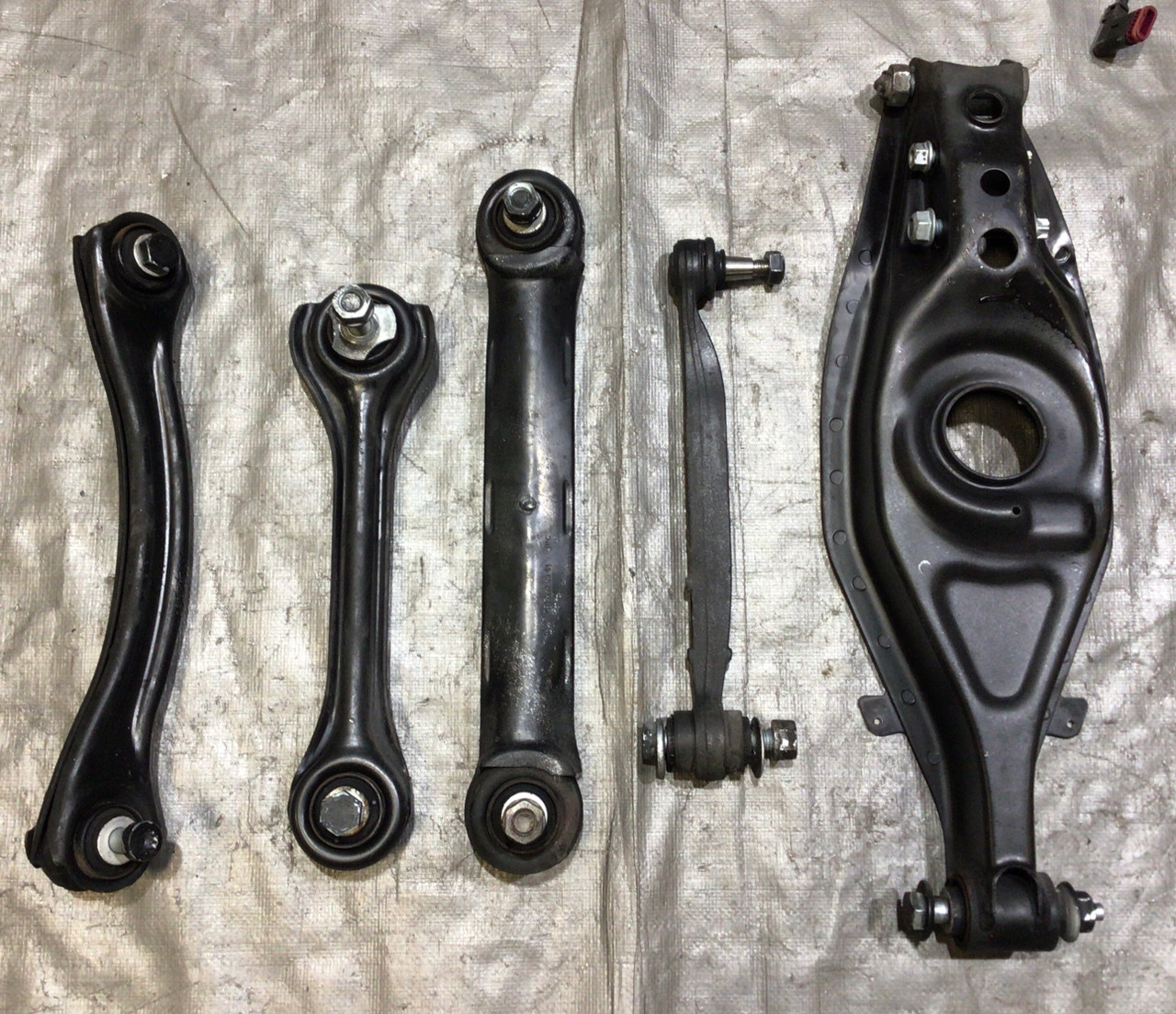 2005-2011 Mercedes Benz SLK R171 Passenger Rear Spindle Hub w/ Control ...