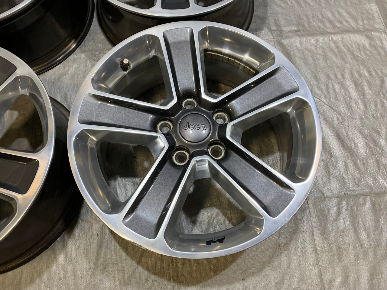 2018 2020 Jeep Wrangler Jl Sahara Oem 18x75 5 Spoke Wheels Rims Set