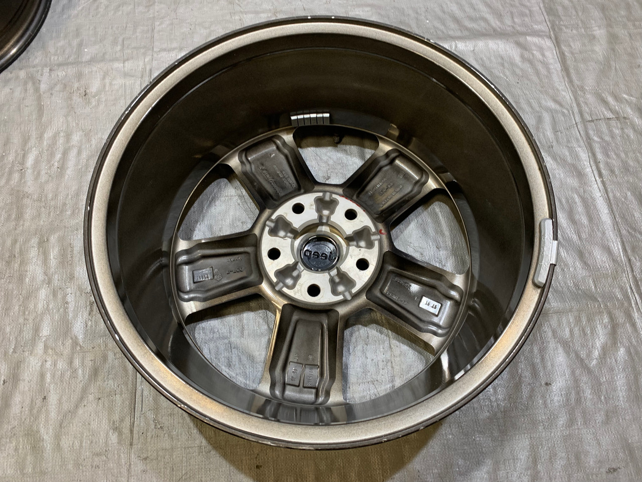 2018-2020 Jeep Wrangler JL Sahara OEM 18x7.5" 5 Spoke Wheels Rims / Set ...