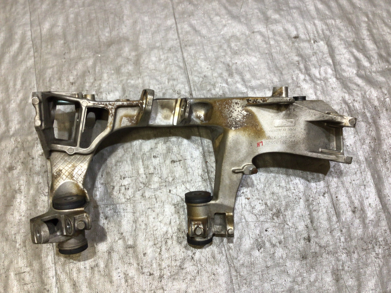1999-2004 Porsche 996 911 Driver Rear Spindle Hub w/ Control Arms ...