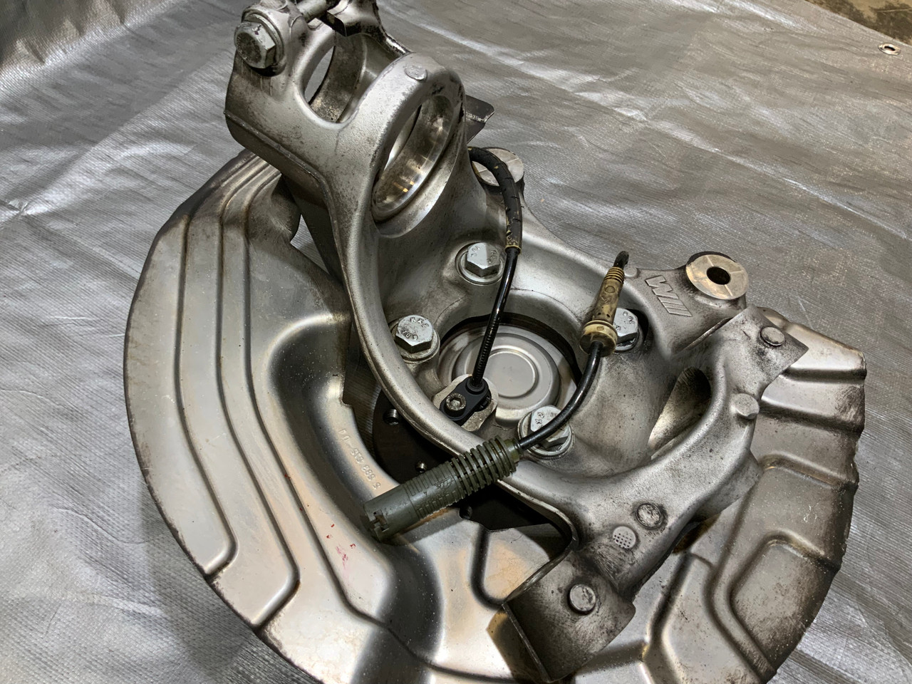 2008-2013 E90 BMW M3 Passenger Front Hub / Spindle / 98K E9M03 ...