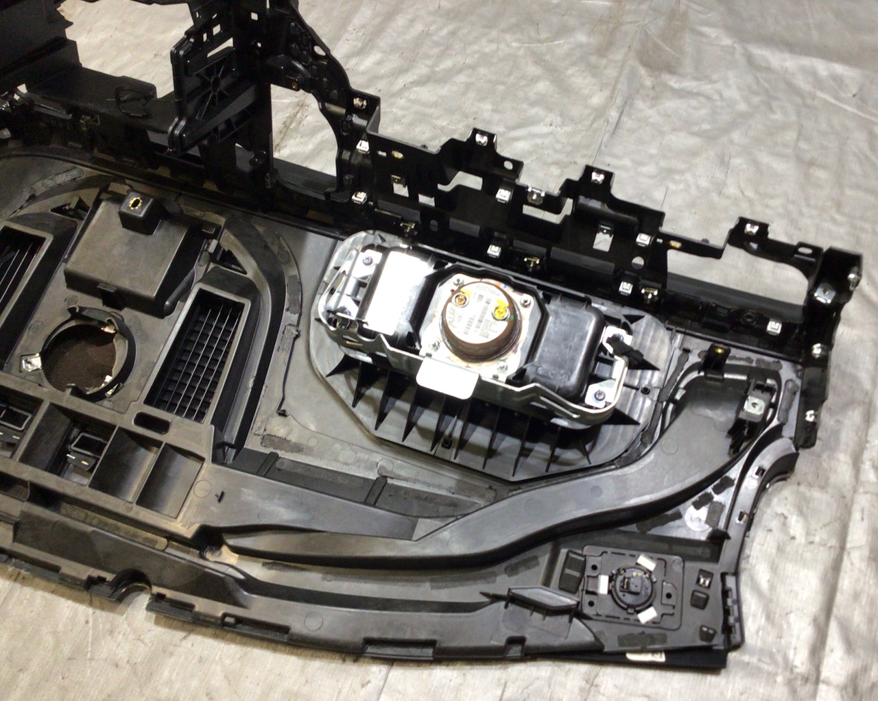 2015-2018 Porsche Macan Dashboard Panel w/ Passenger Airbag / Red Stitching / DAMAGE / PM002 ...
