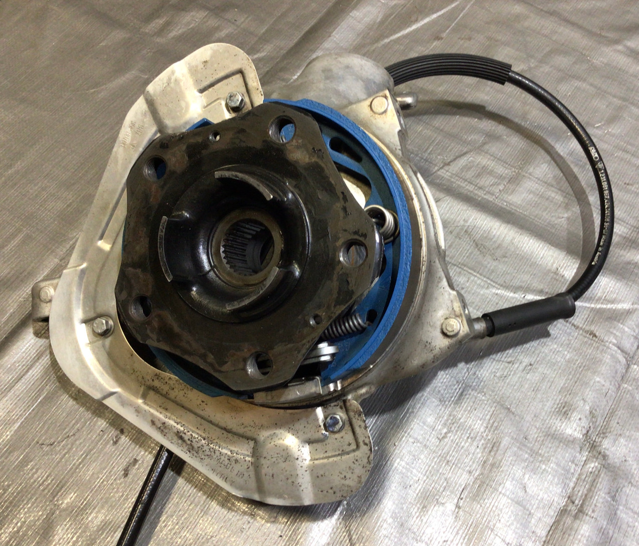 2005-2008 Porsche 987 Boxster Cayman Passenger Rear Spindle Hub Knee w ...