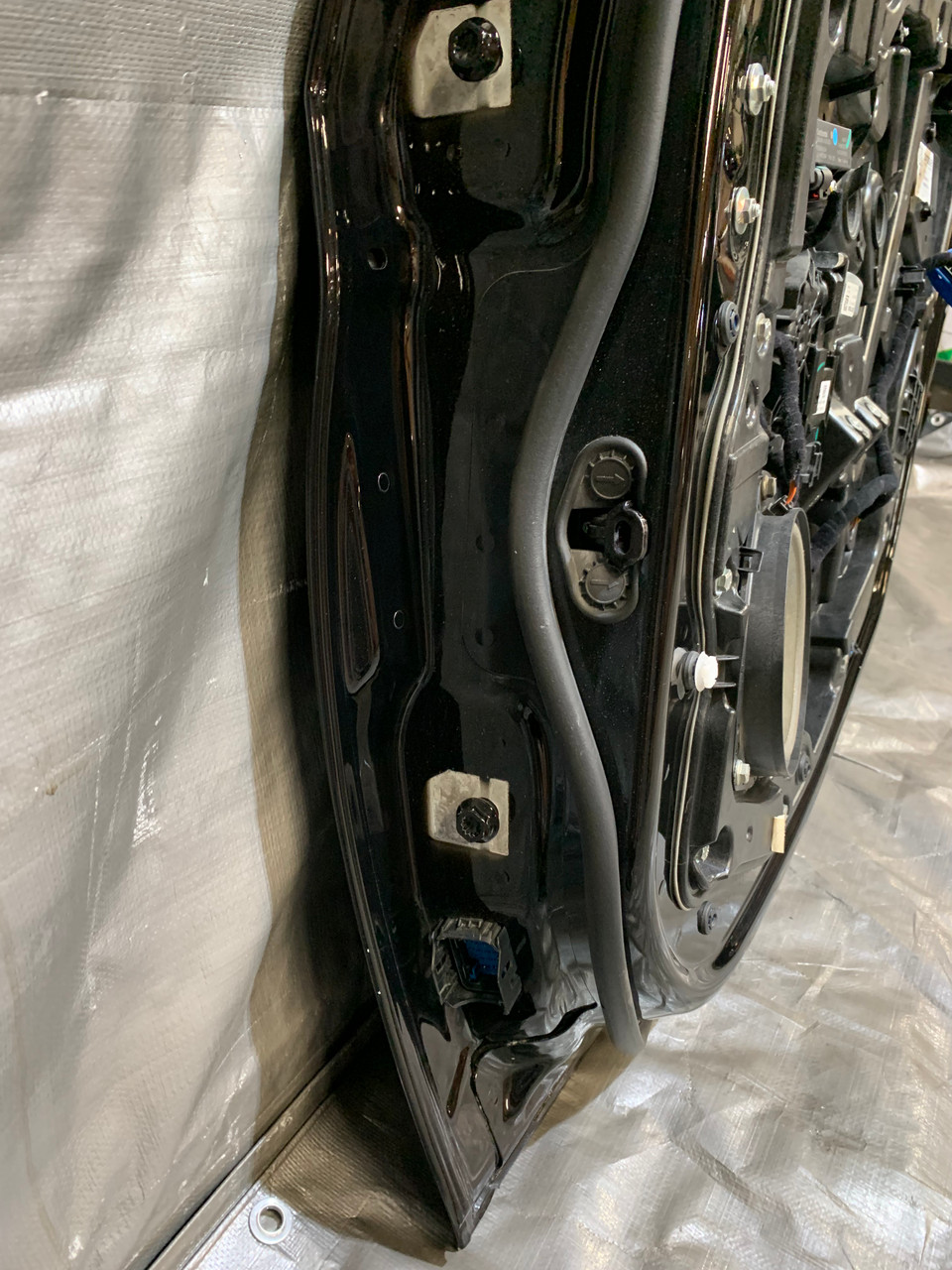 2017-2022 Alfa Romeo Giulia Passenger Rear Door Assembly / Alfa Black ...