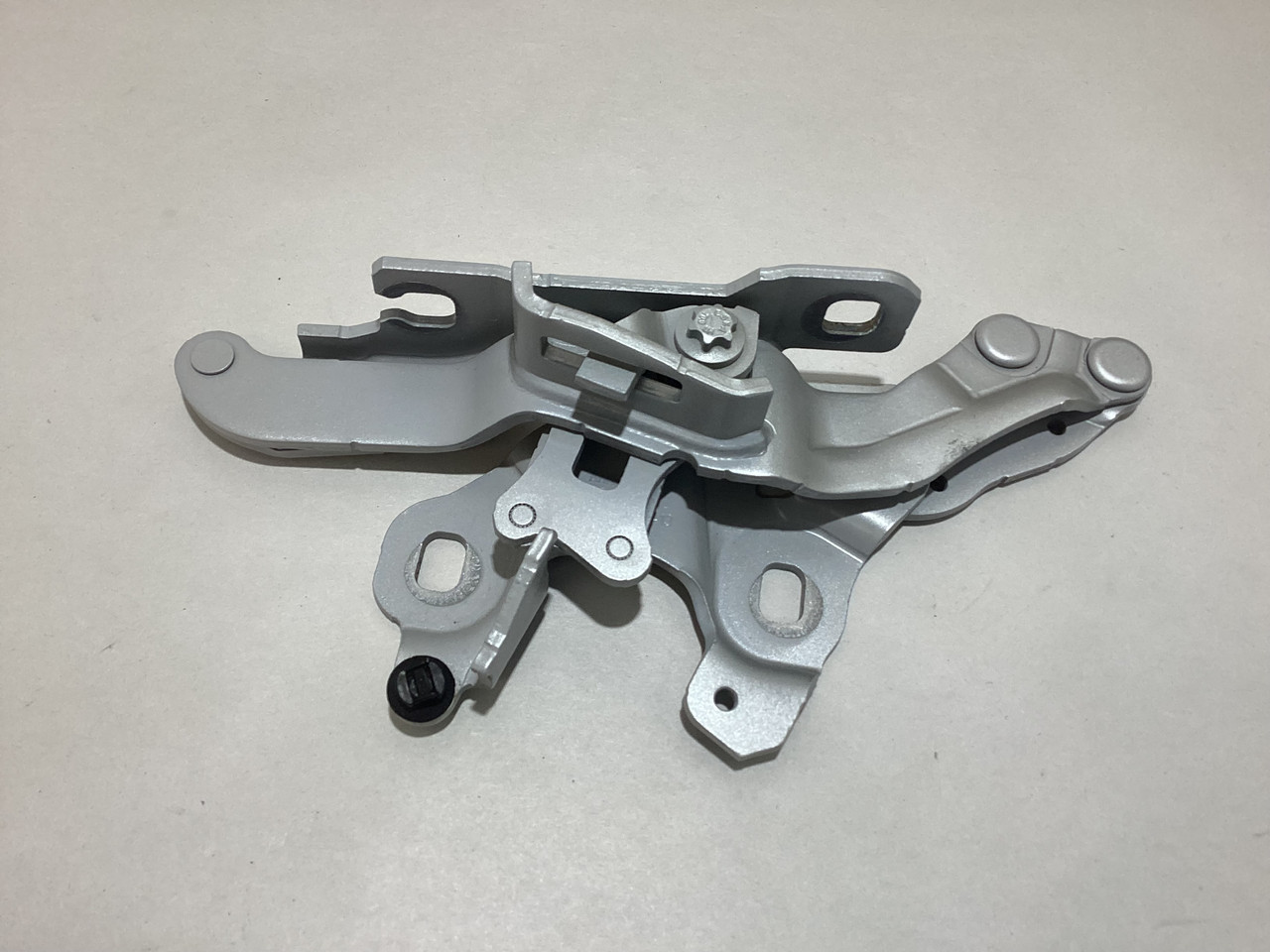 2008-2013 BMW 128i 135i OEM Hood Hinges w/ Shocks / Titan Silver ...