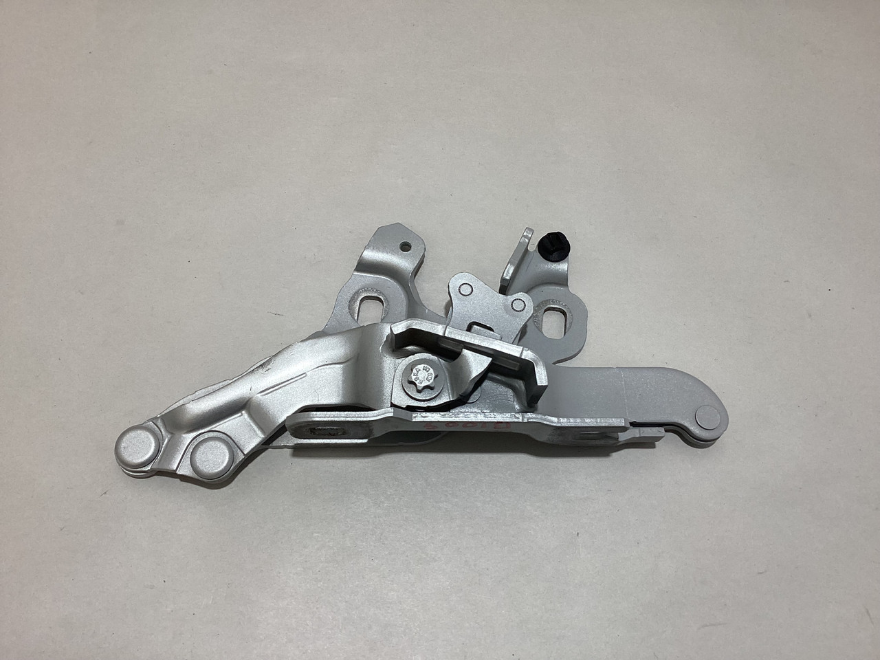 2008-2013 BMW 128i 135i OEM Hood Hinges w/ Shocks / Titan Silver ...