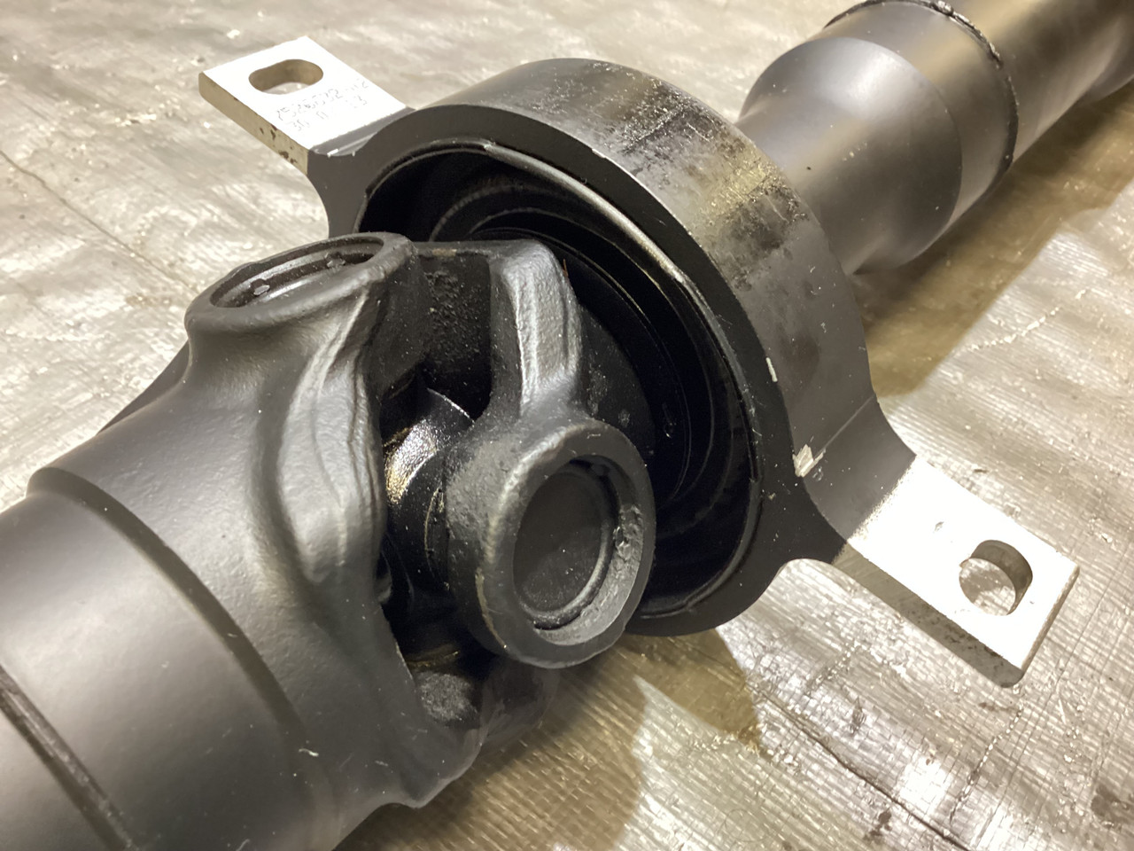 2011-2013 BMW 135i Driveshaft w/ U joints / Automatic / B1009 - Redline ...