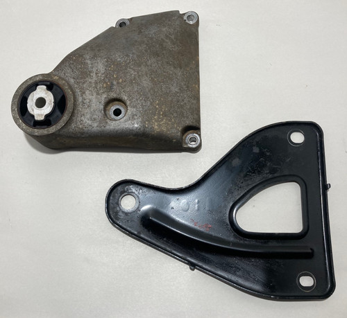2006-2007 Saturn Sky / Pontiac Solstice Differential Mounting Bracket ...
