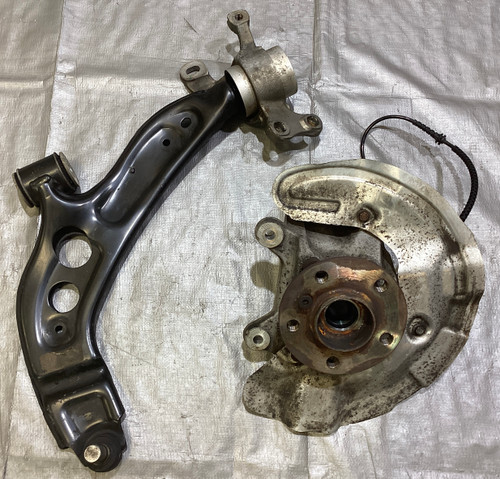 2014-2019 Mini Cooper F56 Driver Front Spindle Hub w/ Control Arm / 71K ...