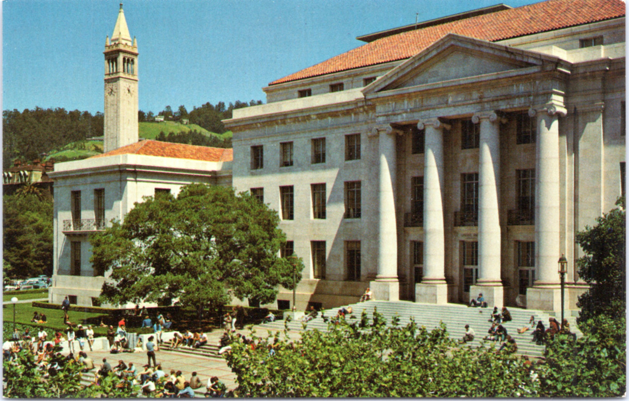 Sproul Hall - plaza Berkeley - The Gayraj