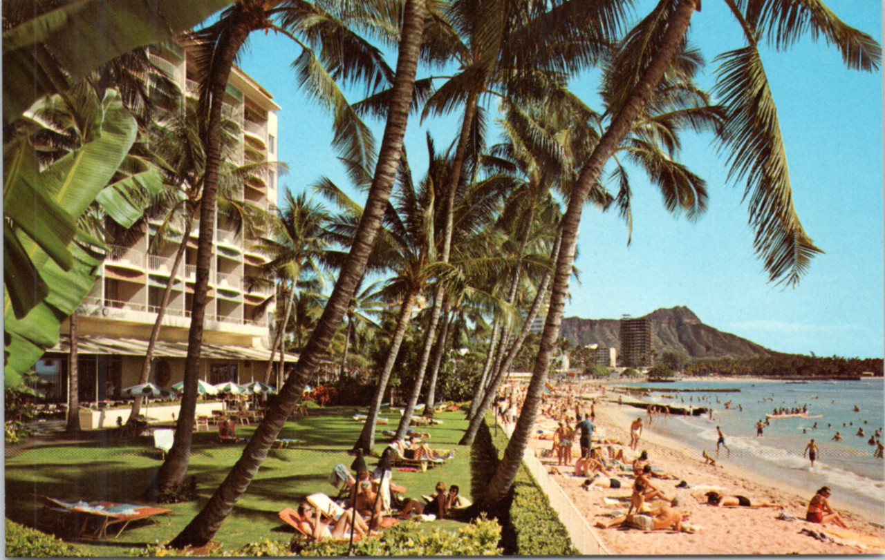 Surf Rider Hotel, Honolulu - people on beach and Diamond Head - The Gayraj